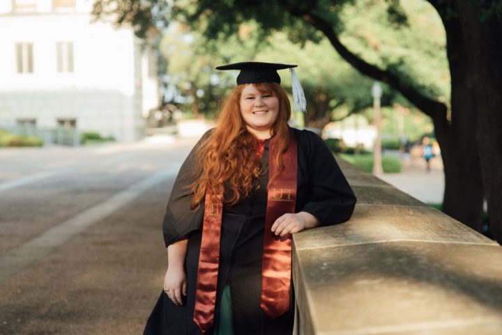 What to wear for your University of Texas graduation photos - Caitlin ...